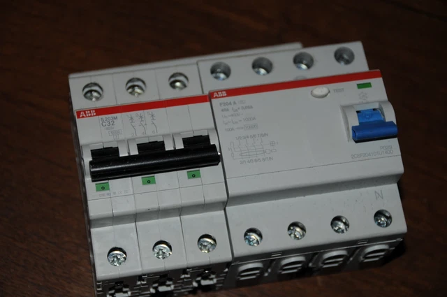 NEUF DISJONCTEUR TRIPHASÉ ABB S203M C32 + différentiel ABB F204A 40A EUR 70,00 - PicClick FR