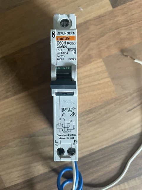 MERLIN GERIN 32AMP Rcbo multi 9 C32 C60HC32R30 26861 30mA £10.49 - PicClick UK