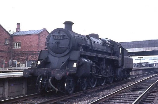 ORIGINAL COLOUR SLIDE of 75016 BR Standard steam loco £4.99 - PicClick UK