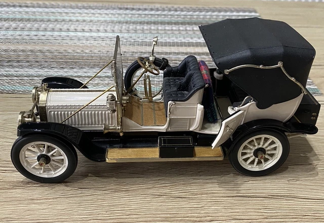 VINTAGE DIECAST MODEL Car Franklin Mint Packard Victoria 1-48 Scale £ ...