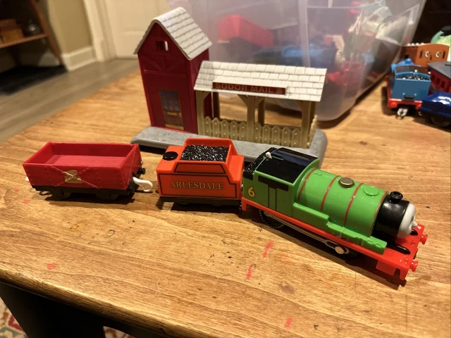 THOMAS & FRIENDS TrackMaster Percy W/ Sodor Mail Car Station Train ...