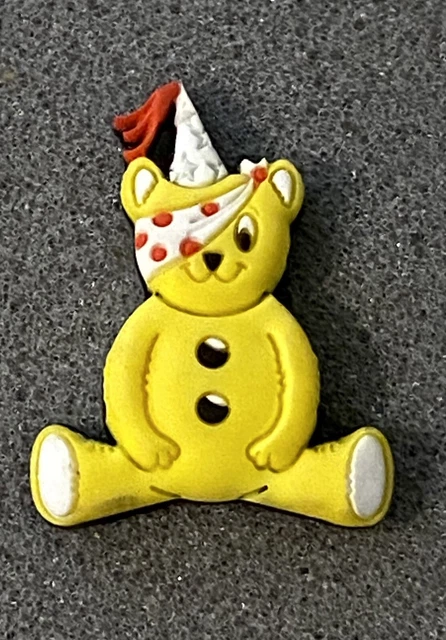 BBC CHILDREN IN Need Pudsey Bear In Party Hat Charity Rubber Lapel Pin ...