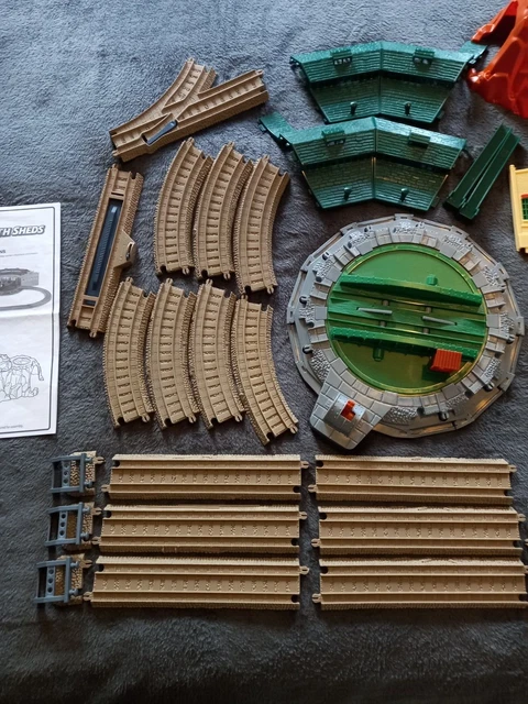 THOMAS AND FRIENDS Trackmaster Tidmouth Sheds, Turntable & Trains Set £ ...