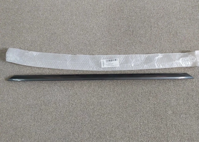 GENUINE VW TIGUAN Front Bumper Lower Centre Grille Trim Moulding ...