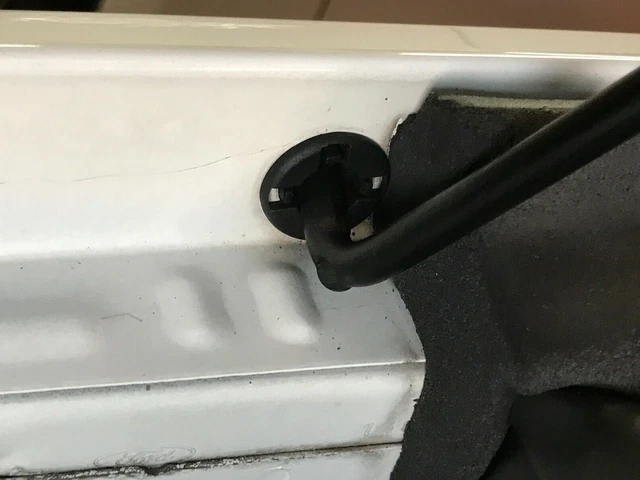 GENUINE FORD FIESTA St150 Mk6 Zetec S Bonnet Stay Rod Grommet Retainer ...