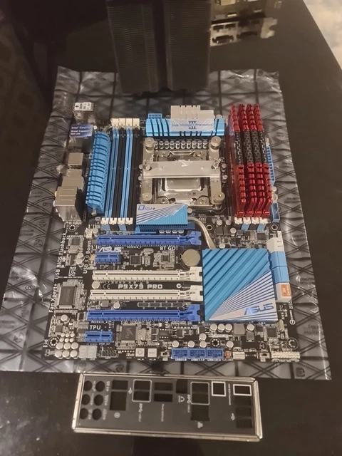 ASUS P9X79 PRO Motherboard with I/O Shield , 32GB ram And I7 3200 Chip ...