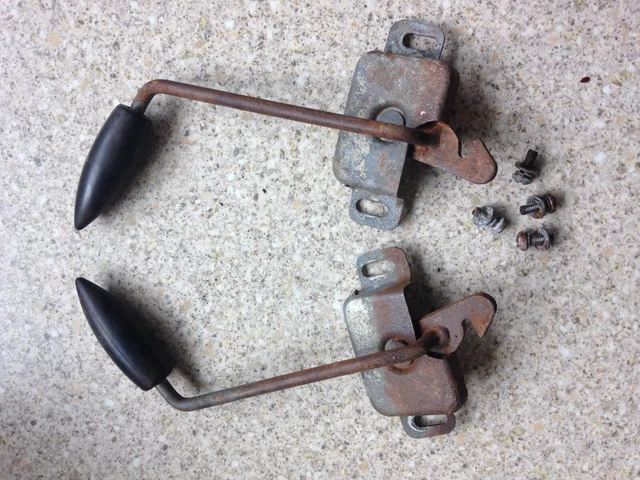 TRIUMPH SPITFIRE MK4 Gt6 Mk3 Seat Catches/Lock Mechanisms Lh & Rh £29. ...
