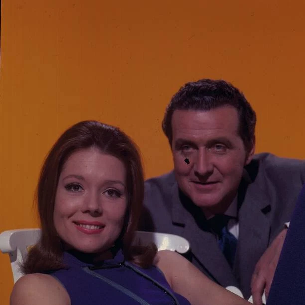 ENGLISH ACTRESS DIANA Rigg And English Actor Patrick Macnee In 1960s ...