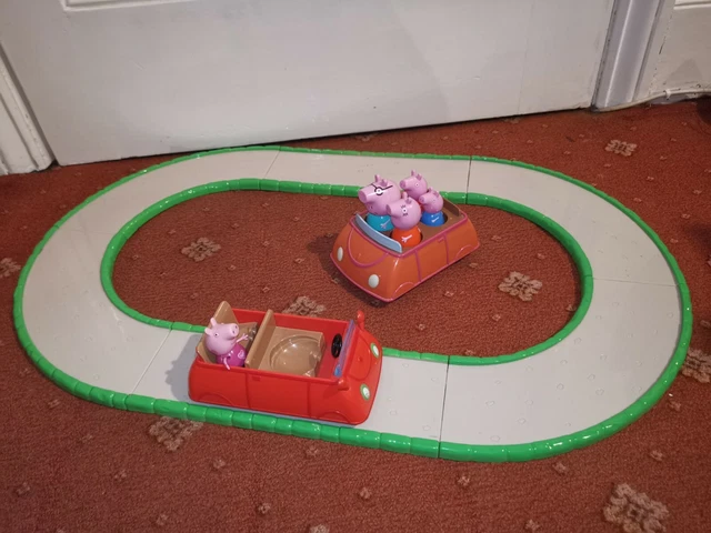 PEPPA PIG RED car road track figures set bundle £16.00 - PicClick UK