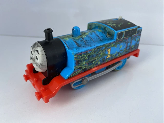TRACKMASTER REVOLUTION THOMAS the Tank Engine Battery Train Special ...