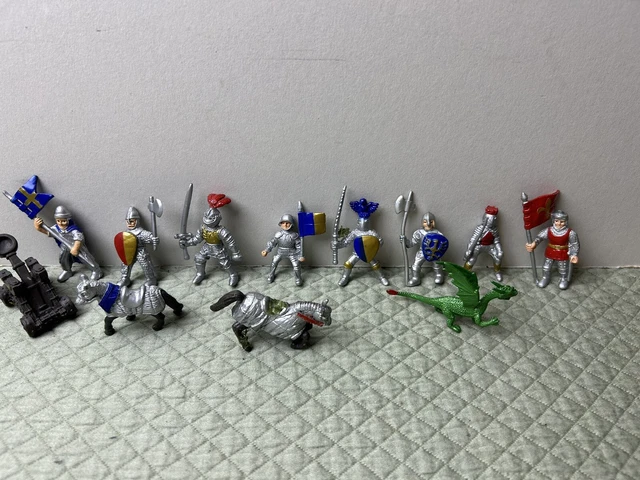 SAFARI LTD 12 Piece Medieval Mini Figures War Horses, Knights ...