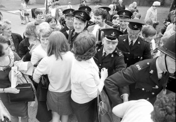 WELSH SINGER TOM Jones visited Corley Residential School's garden - Old ...