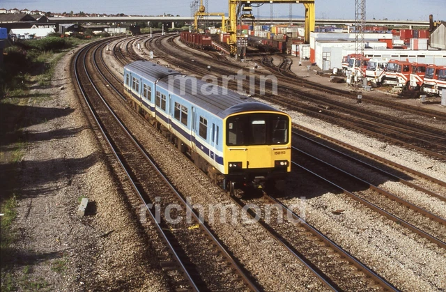BRITISH RAIL CLASS 150 DMU 150113 Unmounted 35mm Slide RN417 £2.99 ...