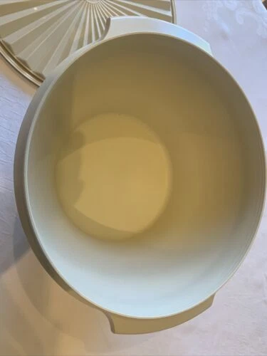 RETRO VINTAGE TUPPERWARE Large Mixing Bowl With Lid Pale Cream Colour ...