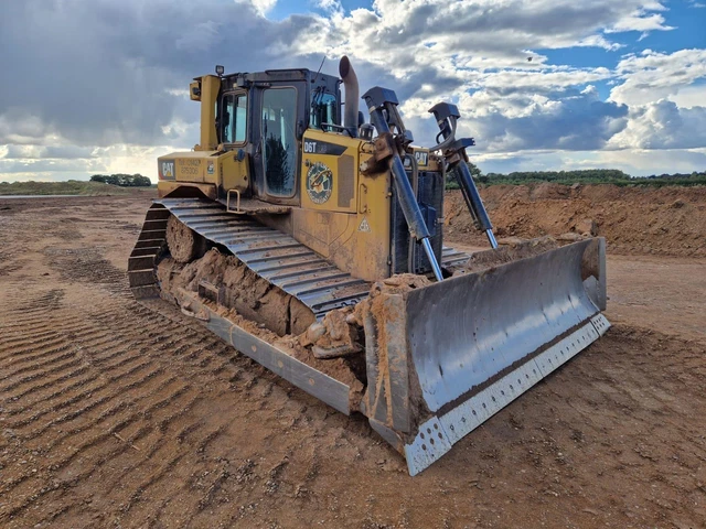2017 (01 PLATE) CAT STEEL TRACKED DOZER D6T LGP Plant £99,950.00 ...