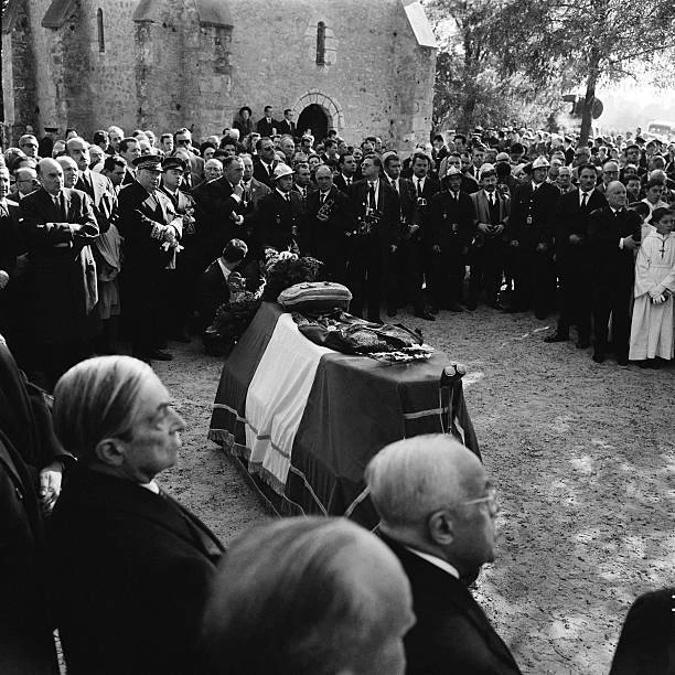 FUNERAL JEAN COCTEAU Garden Chapel Saint-Blaise Milly-la-For t Fra ...