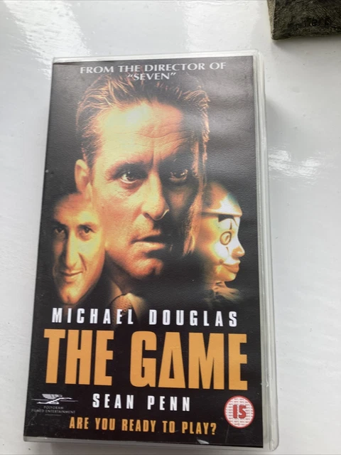 THE GAME VHS Video Tape Michael Douglas, Sean Penn, Deborah Kara Unger ...