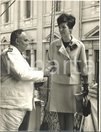 1963 GENOVA SOPRANO Anna MOFFO sulla nave "Donizetti" per il viaggio ...