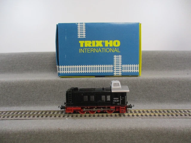 TRIX INTERNATIONAL SPUR H0 2464 Diesellok BR V36 der DB Analog DC in ...