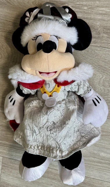 DISNEY STORE LONDON 2021 Royal Minnie Mouse Queen Elizabeth 16 ...