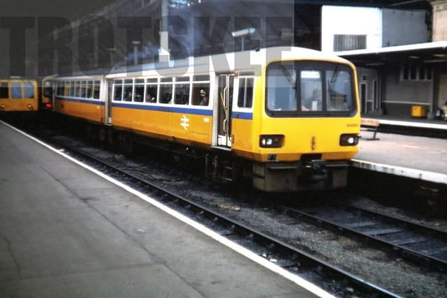 35MM SLIDE BR British Rail DMU Class 143 143025 1989 Original £4.98 ...
