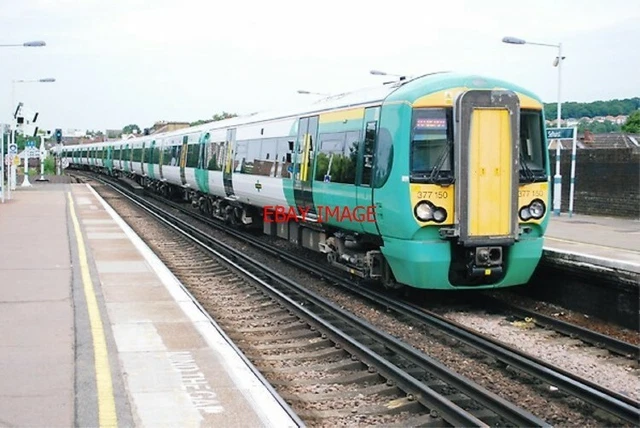 PHOTO CLASS 377 Electrostar 4-Car Emu No 377 150 View 2 Sweeps Through ...