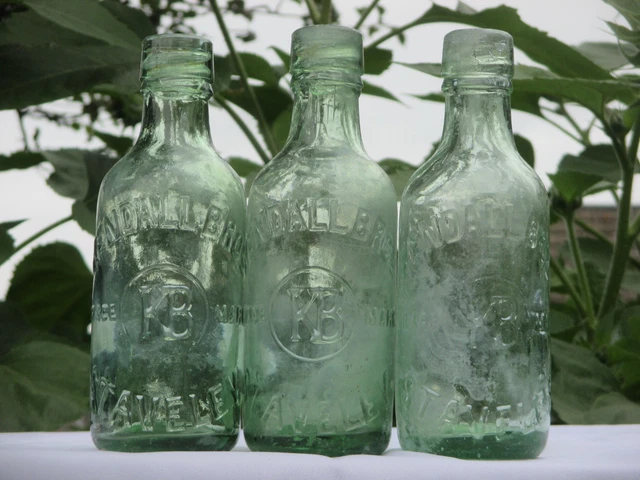 3X KENDALL BROSS STAVELEY (CHESTERFIELD) VINTAGE OLD BEER BOTTLES £13. ...
