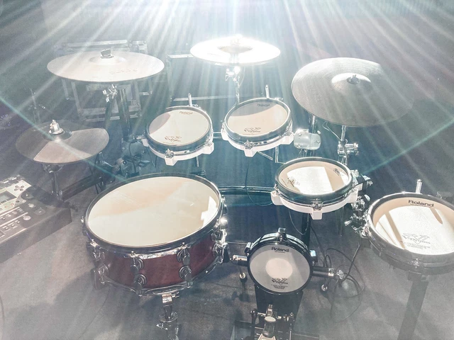 ROLAND TD-12 E-DRUM-SET komplett mit Profi-Rack, DW-5000-Fußmaschine EUR 2.100,00 - PicClick DE