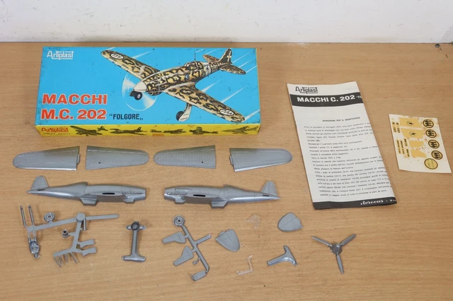 VINTAGE ARTIPLAST MACCHI M.C. 202 "FOLGORE" Model Plane Kit 1:50 £19.95 ...