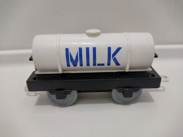 TRACKMASTER THOMAS THE Tank Engine Milk Truck & Sodor Fuel Carriages ...