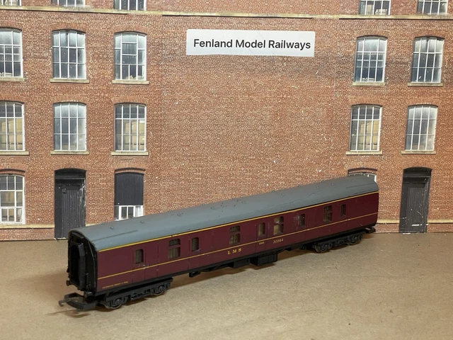 LIMA OO GAUGE Model Railway Mark 1 LMS Brake Parcel Coach £0.99 ...