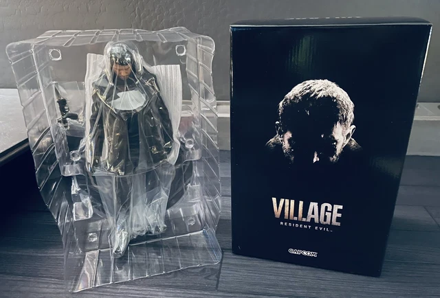 RESIDENT EVIL 8 Village Collector's Chris Redfield Statue Figure ...