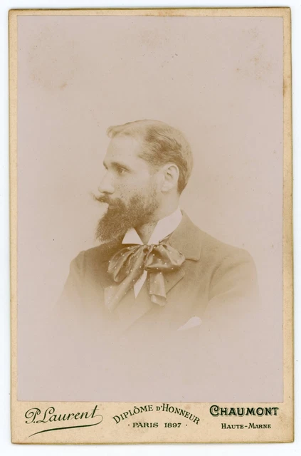 PHOTO CABINET PHOTOGRAPHIE Laurent CHAUMONT, un homme pose mode fashion ...