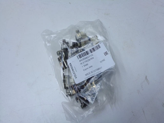 ORIGINAL AUDI A4 B8 8K Haltefeder Bremsträger Bremsbeläge 4K0698231A ...