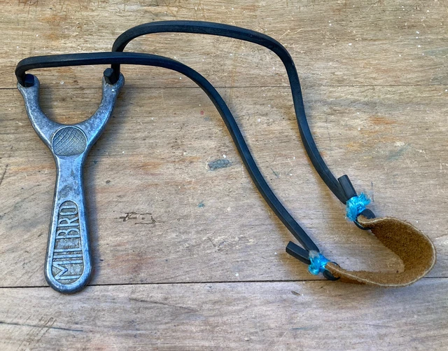 VINTAGE MILBRO THUMB Grip Aluminium Catapult. Reg. No. 838568. Pat No ...