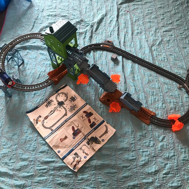 THOMAS & FRIENDS Trackmaster Fiery Rescue Set with Cool to Touch Steam ...