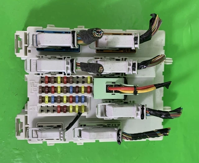 FORD FOCUS MK3 Bcm Body Control Module Connectors Bv6N14A073Fu 2011 ...