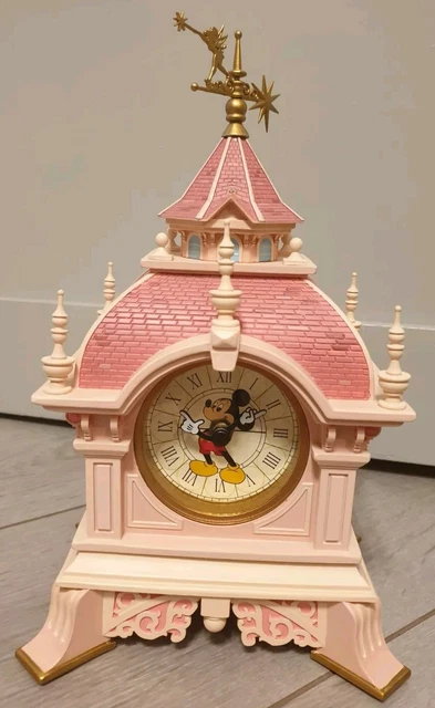 DISNEYLAND PARIS HOTEL Clock Face Mickey Mouse Pin Trading Badge Disney ...
