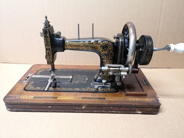 VINTAGE ANTIQUE FRISTER Rossmann Hand Crank sewing machine lockable ...