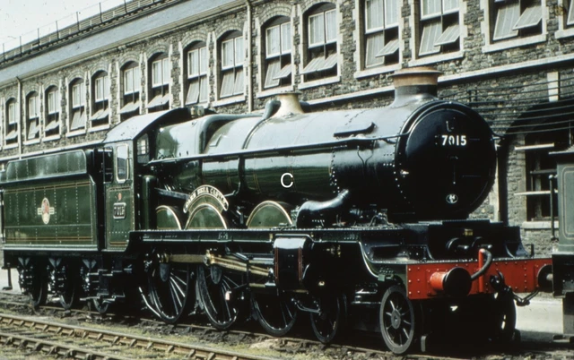 CCQ RAILWAY SLIDE - Castle Class 7015 'Carb Brea Castle' At Swindon ...