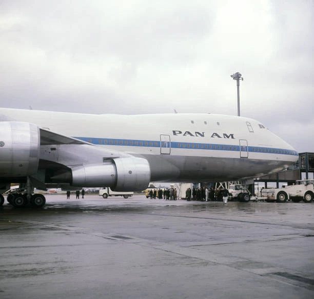 PAN AMERICAN AIRWAYS Massive New Boeing 747 Jumbo Jet At Heath- 1970 ...