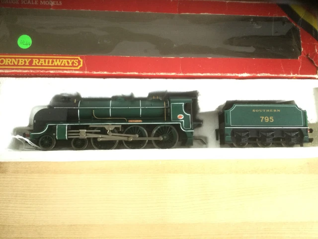 HORNBY R154 SOUTHERN King Arthur class 795 SIR DIADAN £50.00 - PicClick UK