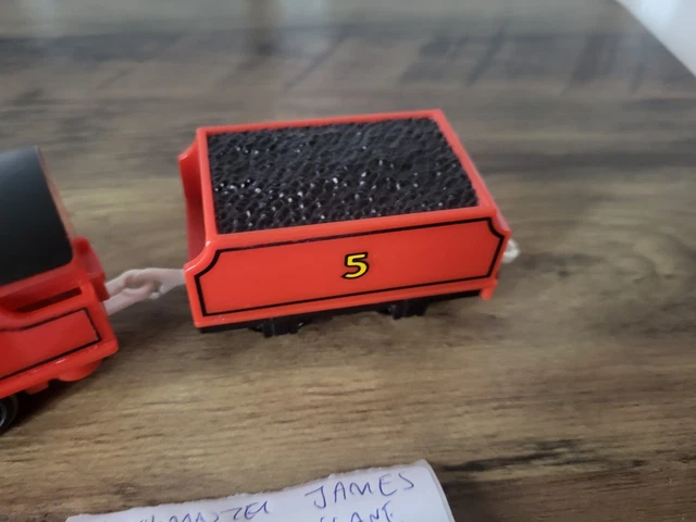 THOMAS & FRIENDS Trackmaster ‘James’ No 5 Mattel Motorised Train ...