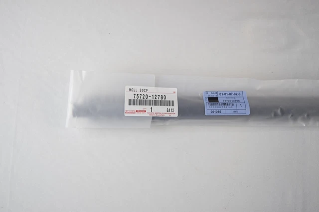 GENUINE TOYOTA COROLLA Window Sweep Belt Molding Weatherstrip Right ...