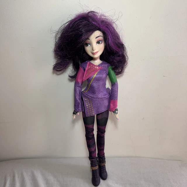 DISNEY DESCENDANTS SIGNATURE Mal Isle of The Lost Fashion Doll Hasbro ...