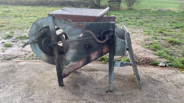 ANTIQUE THRESHING MACHINE Wheat Thresher French Agricultural Farm ...