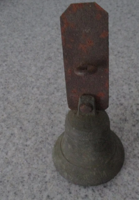 ANCIENNE CLOCHE BRONZE 9cm, hauteur 10cm avec son support EUR 14,00 ...