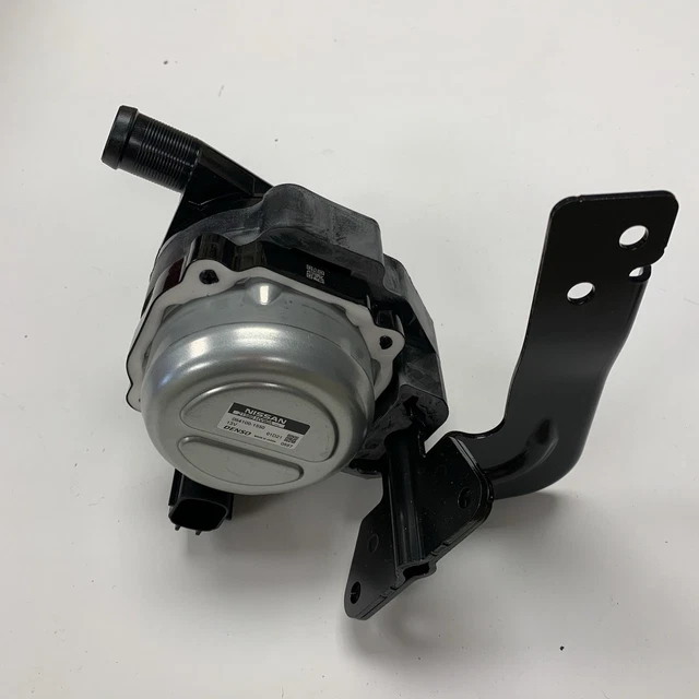 NEW GENUINE NISSAN Qashqai Diesel Water Coolant Pump 1.7 dCi J11 ...