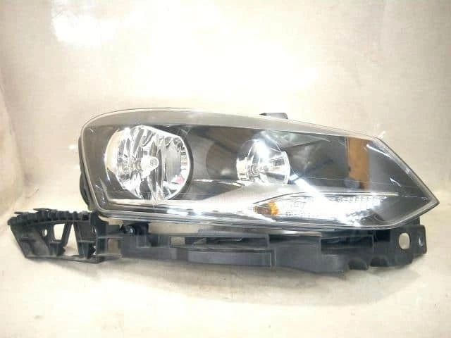 VOLKSWAGEN POLO 2011 DBA-6RCBZ Right Headlight 6R2941008F [Used ...