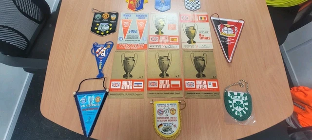 MANCHESTER UNITED IN Europe Programmes And Pennants £57.90 - PicClick UK